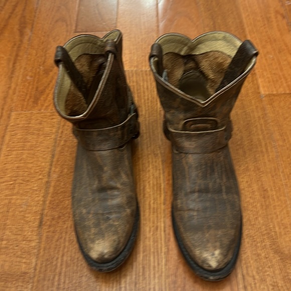 FRYE AND CO. | Shoes | Frye Wyatt Short Brown Harness Boots 75b | Poshmark